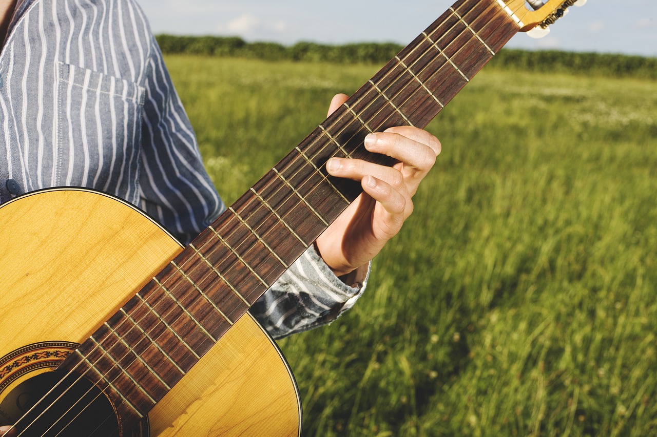 Chitarra: le canzoni italiane più facili da imparare - Snap Italy