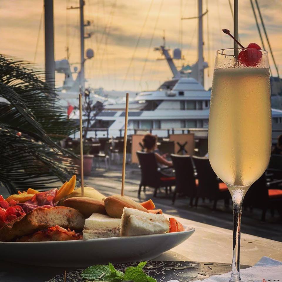 Aperitivo a Genova: la top 5 per stuzzicare l'appetito - Snap Italy