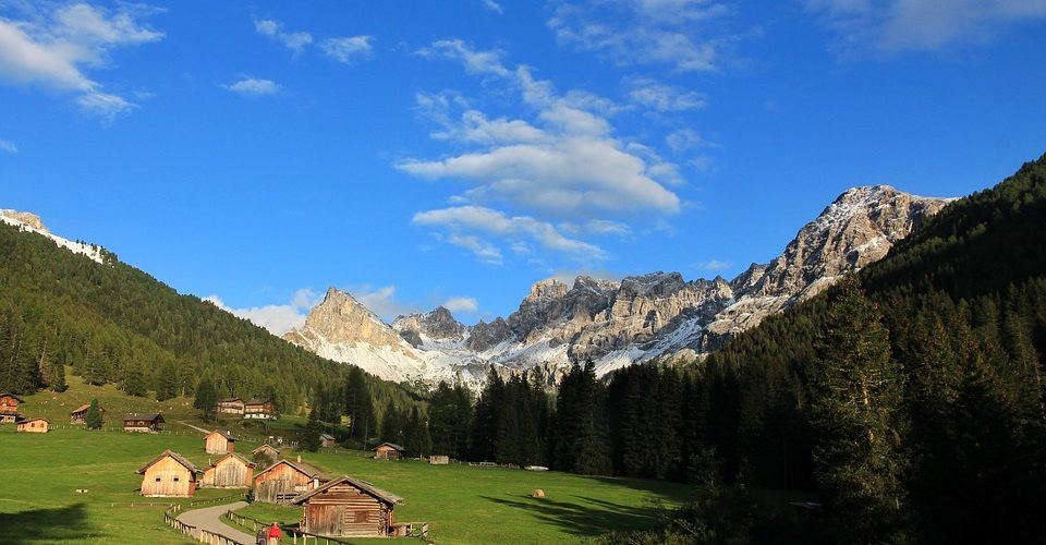 Val Di Fassa Lautunno Si Fa In Montagna Snap Italy