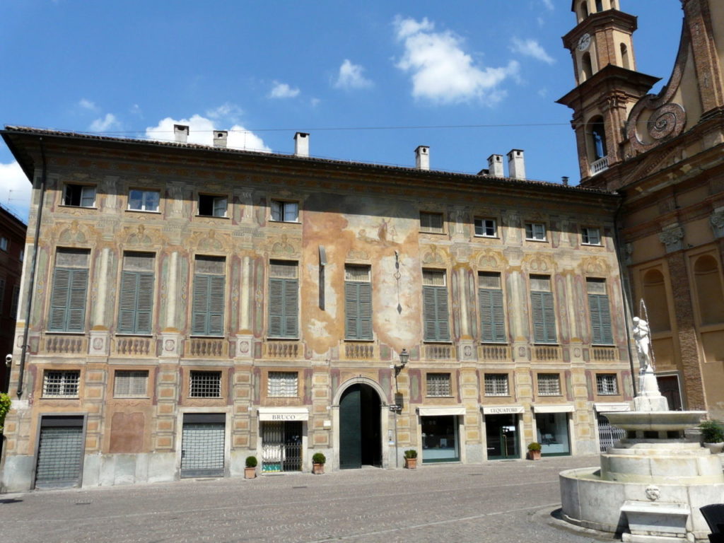 Novi Ligure, un giro nella città di Claudio Bisio - Snap Italy