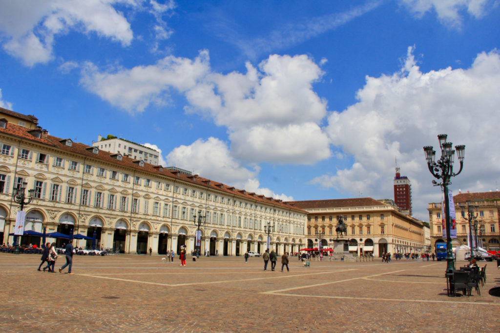 Curiosità su Torino: i simboli portafortuna della città - Snap Italy
