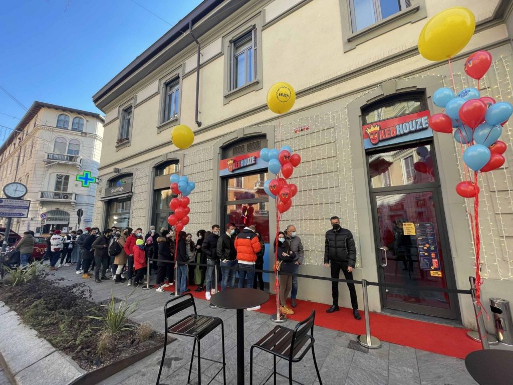 KebHouze: inaugurata la catena di kebab di Gianluca Vacchi - Snap Italy